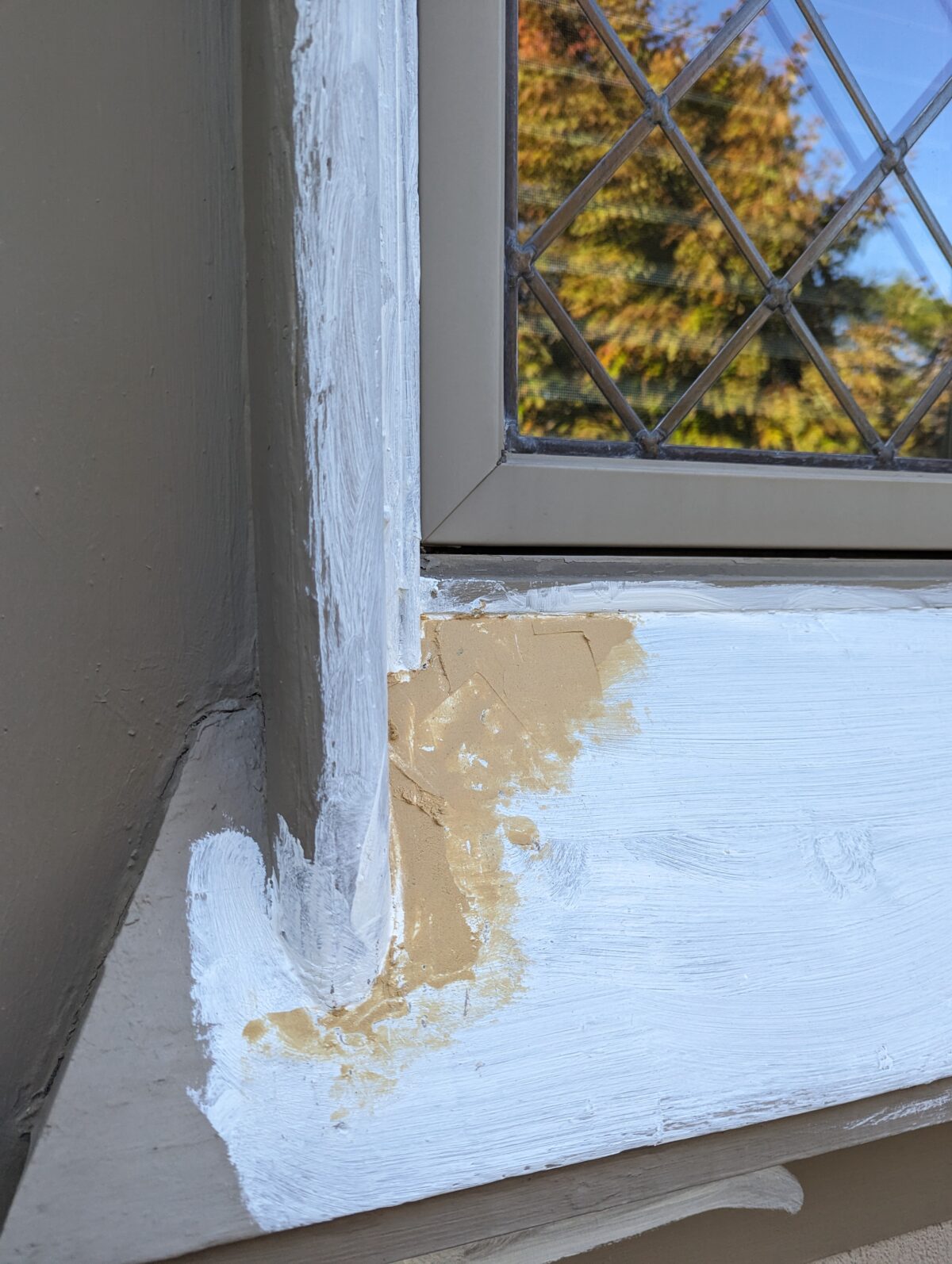 A Guide to Painting Window Frames Exterior | Wood and Vinyl