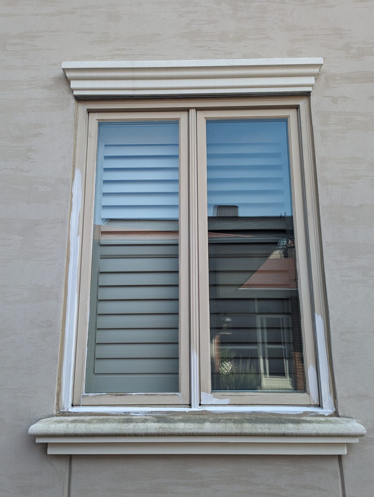 A Guide to Painting Window Frames Exterior | Wood and Vinyl