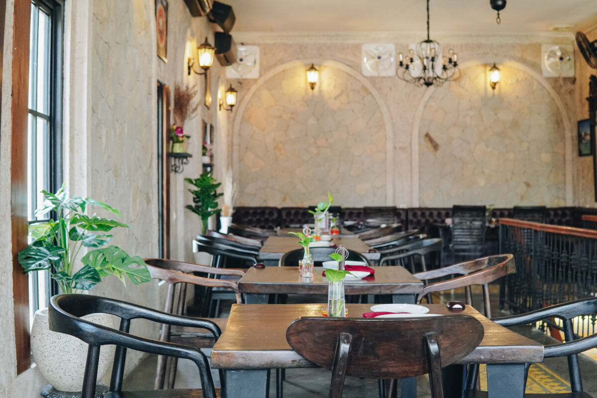 Decorative Wall Finishes for Restaurants | Microcement - Venetian Plaster