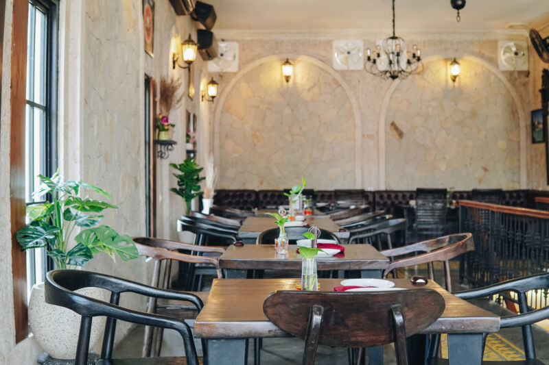 Decorative Wall Finishes for Restaurants | Microcement - Venetian Plaster